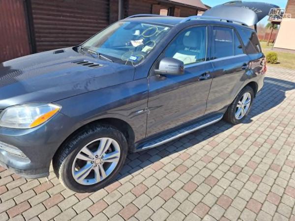 Grey Mercedes-Benz ML 350 2012 in Silale, with an engine capacity of 3.00 L and mileage of 313 thousand km for 11000 €, photo 5 on AUTOMOTO.COM.LV