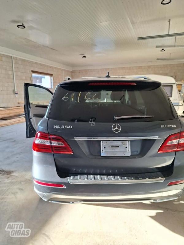Grey Mercedes-Benz ML 350 2012 in Silale, with an engine capacity of 3.00 L and mileage of 313 thousand km for 11000 €, photo 6 on AUTOMOTO.COM.LV