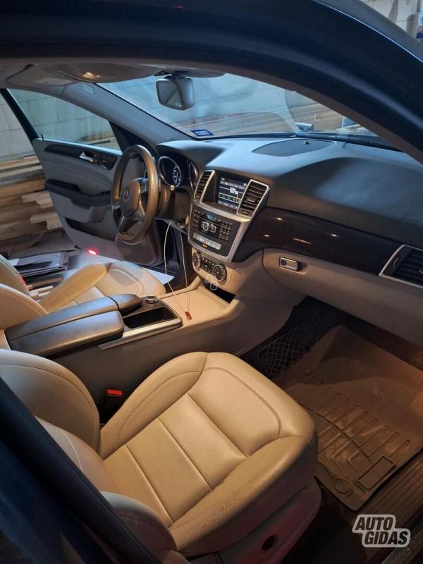 Grey Mercedes-Benz ML 350 2012 in Silale, with an engine capacity of 3.00 L and mileage of 313 thousand km for 11000 €, photo 7 on AUTOMOTO.COM.LV