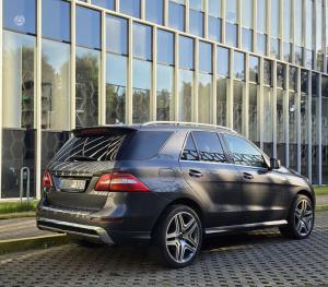 Grey Mercedes-Benz ML 350 2012 in Vilnius, with an engine capacity of 2.99 L and mileage of 320 thousand km for 10600 €, photo 6 on AUTOMOTO.COM.LV