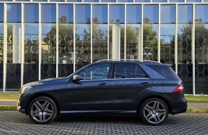Grey Mercedes-Benz ML 350 2012 in Vilnius, with an engine capacity of 2.99 L and mileage of 320 thousand km for 10600 €, photo 8 on AUTOMOTO.COM.LV