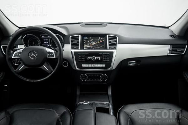 Grey Mercedes-Benz ML 350 2012 in Tallinn, with an engine capacity of 3.00 L and mileage of 276 thousand km for 15999 €, photo 2 on AUTOMOTO.COM.LV
