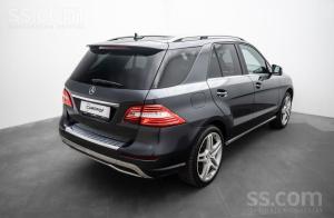 Grey Mercedes-Benz ML 350 2012 in Tallinn, with an engine capacity of 3.00 L and mileage of 276 thousand km for 15999 €, photo 4 on AUTOMOTO.COM.LV