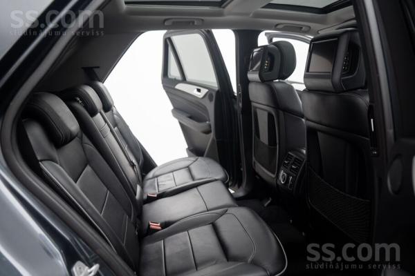 Grey Mercedes-Benz ML 350 2012 in Tallinn, with an engine capacity of 3.00 L and mileage of 276 thousand km for 15999 €, photo 10 on AUTOMOTO.COM.LV