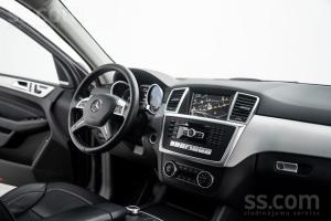 Grey Mercedes-Benz ML 350 2012 in Tallinn, with an engine capacity of 3.00 L and mileage of 276 thousand km for 15999 €, photo 13 on AUTOMOTO.COM.LV