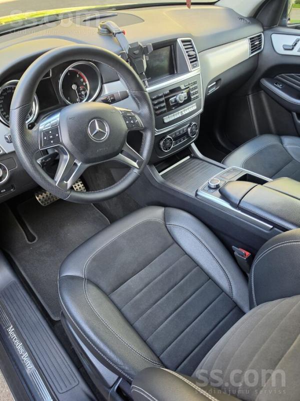 Grey Mercedes-Benz ML 350 2012 in Riga, with an engine capacity of 3.00 L and mileage of 372 thousand km for 15800 €, photo 5 on AUTOMOTO.COM.LV