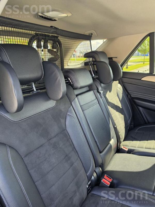 Grey Mercedes-Benz ML 350 2012 in Riga, with an engine capacity of 3.00 L and mileage of 372 thousand km for 15800 €, photo 7 on AUTOMOTO.COM.LV