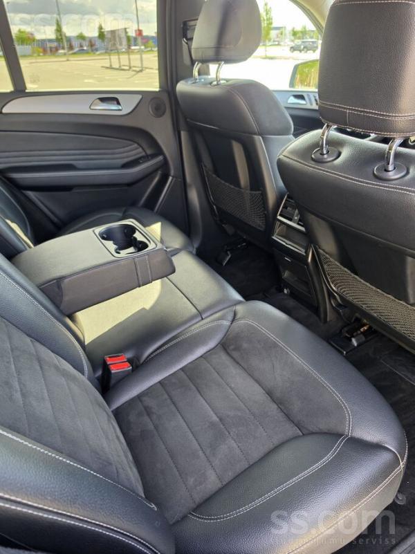 Grey Mercedes-Benz ML 350 2012 in Riga, with an engine capacity of 3.00 L and mileage of 372 thousand km for 15800 €, photo 8 on AUTOMOTO.COM.LV