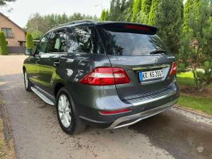 Pelēks Mercedes-Benz ML 350 2012 Viļņa, ar dzinēja tilpumu 2.99 L un nobraukumu 328 tūkst. km par 11599 €, foto 5 vietnē AUTOMOTO.COM.LV