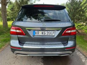 Pelēks Mercedes-Benz ML 350 2012 Viļņa, ar dzinēja tilpumu 2.99 L un nobraukumu 328 tūkst. km par 11599 €, foto 8 vietnē AUTOMOTO.COM.LV