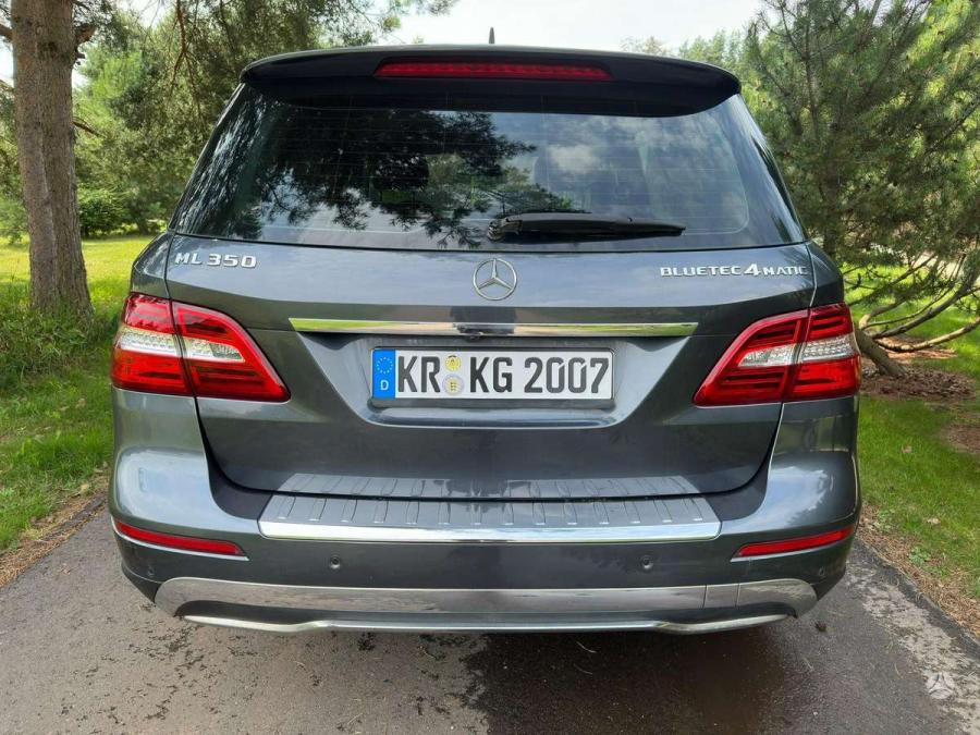 Pelēks Mercedes-Benz ML 350 2012 Viļņa, ar dzinēja tilpumu 2.99 L un nobraukumu 328 tūkst. km par 11599 €, foto 8 vietnē AUTOMOTO.COM.LV