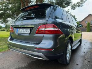 Pelēks Mercedes-Benz ML 350 2012 Viļņa, ar dzinēja tilpumu 2.99 L un nobraukumu 328 tūkst. km par 11599 €, foto 10 vietnē AUTOMOTO.COM.LV