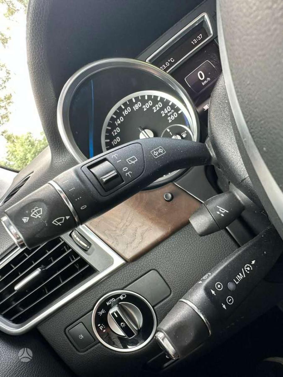 Pelēks Mercedes-Benz ML 350 2012 Viļņa, ar dzinēja tilpumu 2.99 L un nobraukumu 328 tūkst. km par 11599 €, foto 18 vietnē AUTOMOTO.COM.LV