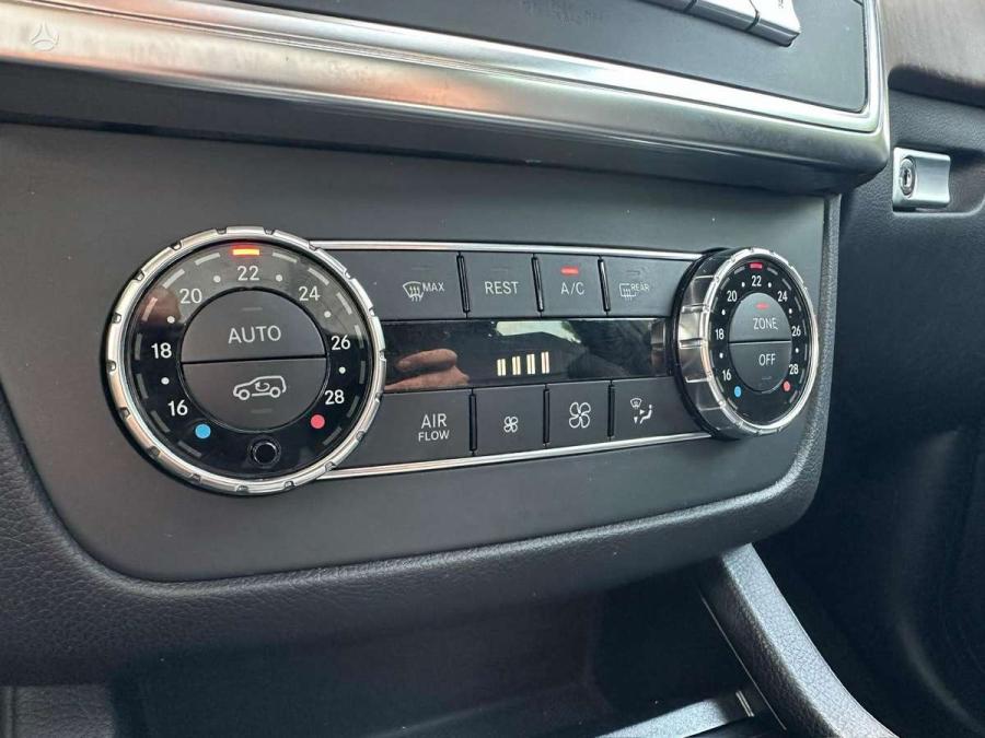 Pelēks Mercedes-Benz ML 350 2012 Viļņa, ar dzinēja tilpumu 2.99 L un nobraukumu 328 tūkst. km par 11599 €, foto 22 vietnē AUTOMOTO.COM.LV