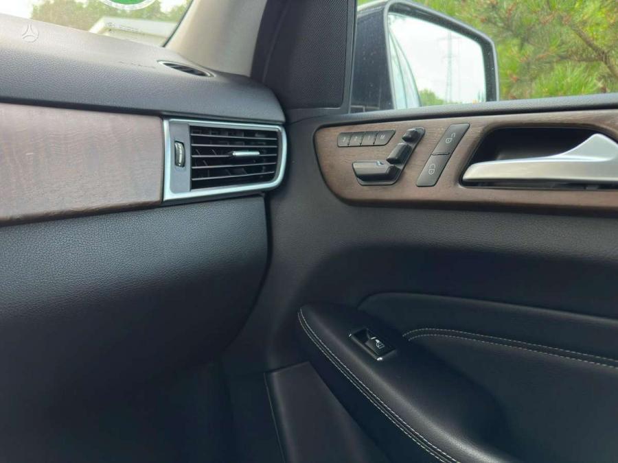 Pelēks Mercedes-Benz ML 350 2012 Viļņa, ar dzinēja tilpumu 2.99 L un nobraukumu 328 tūkst. km par 11599 €, foto 29 vietnē AUTOMOTO.COM.LV