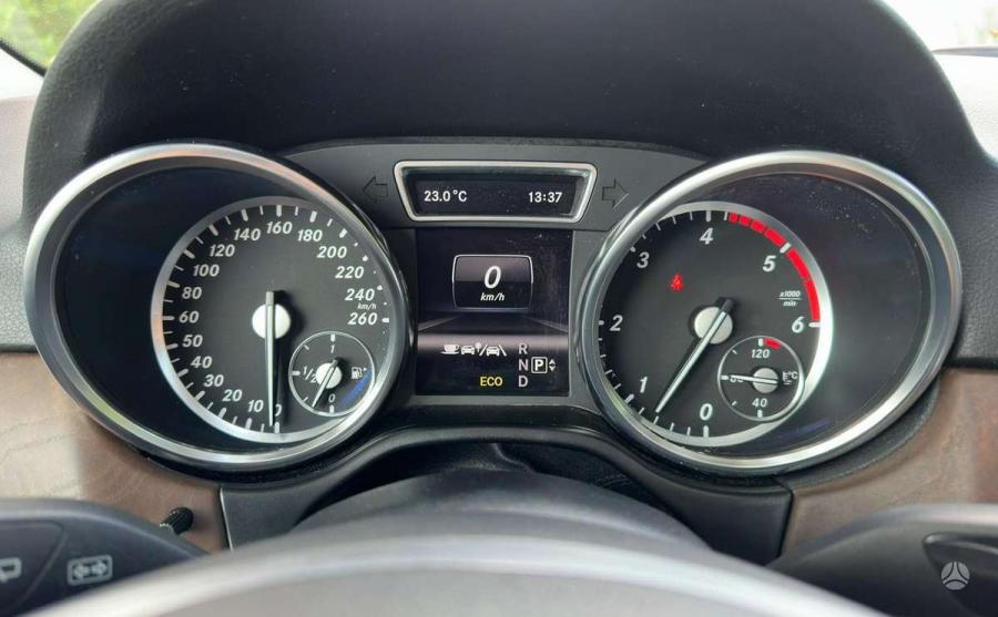 Pelēks Mercedes-Benz ML 350 2012 Viļņa, ar dzinēja tilpumu 2.99 L un nobraukumu 328 tūkst. km par 11599 €, foto 37 vietnē AUTOMOTO.COM.LV
