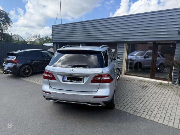 Grey Mercedes-Benz ML 350 2012 in Kaunas, with an engine capacity of 3.00 L and mileage of 311 thousand km for 11000 €, photo 3 on AUTOMOTO.COM.LV