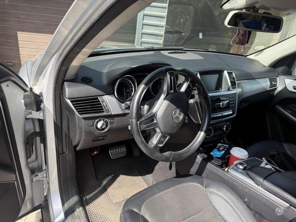 Grey Mercedes-Benz ML 350 2012 in Kaunas, with an engine capacity of 3.00 L and mileage of 311 thousand km for 11000 €, photo 7 on AUTOMOTO.COM.LV
