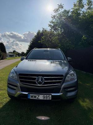 Pelēks Mercedes-Benz ML 350 2012 Kauņa, ar dzinēja tilpumu 2.99 L un nobraukumu 368 tūkst. km par 14300 €, foto 3 vietnē AUTOMOTO.COM.LV