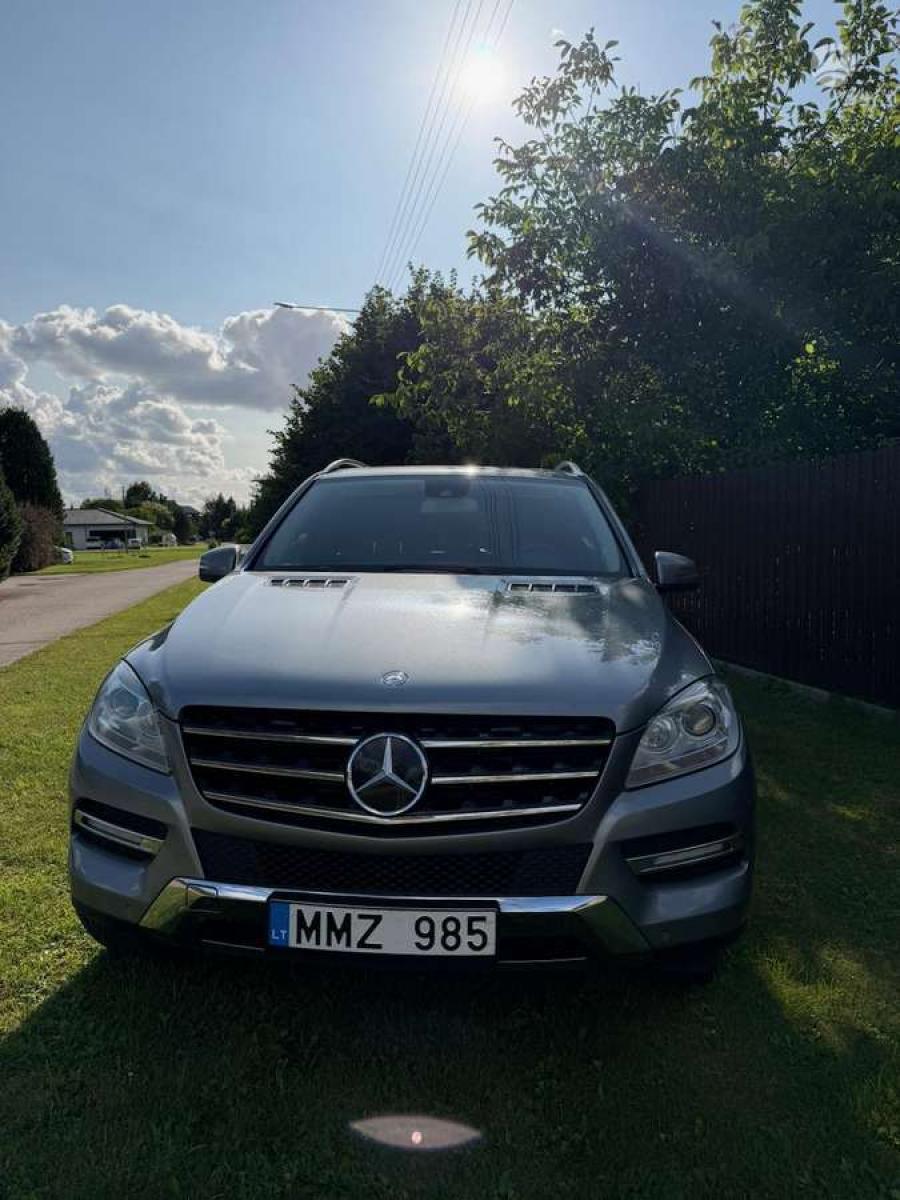 Pelēks Mercedes-Benz ML 350 2012 Kauņa, ar dzinēja tilpumu 2.99 L un nobraukumu 368 tūkst. km par 14300 €, foto 3 vietnē AUTOMOTO.COM.LV