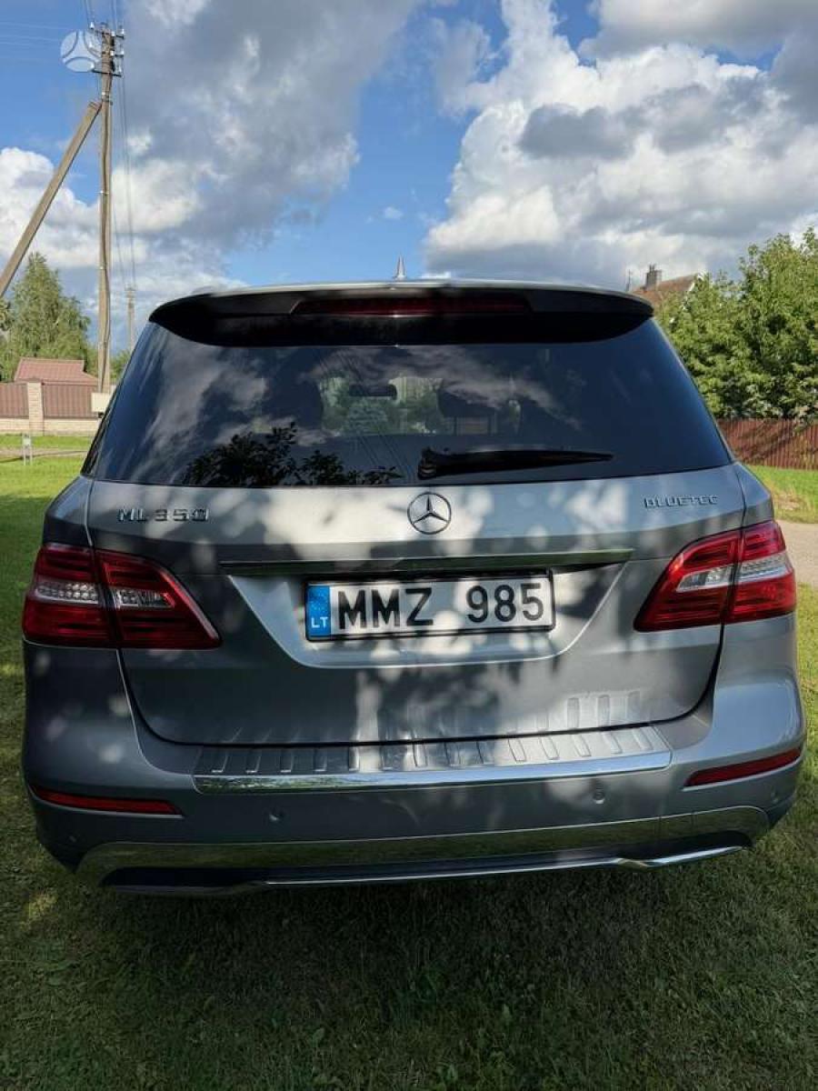 Pelēks Mercedes-Benz ML 350 2012 Kauņa, ar dzinēja tilpumu 2.99 L un nobraukumu 368 tūkst. km par 14300 €, foto 4 vietnē AUTOMOTO.COM.LV
