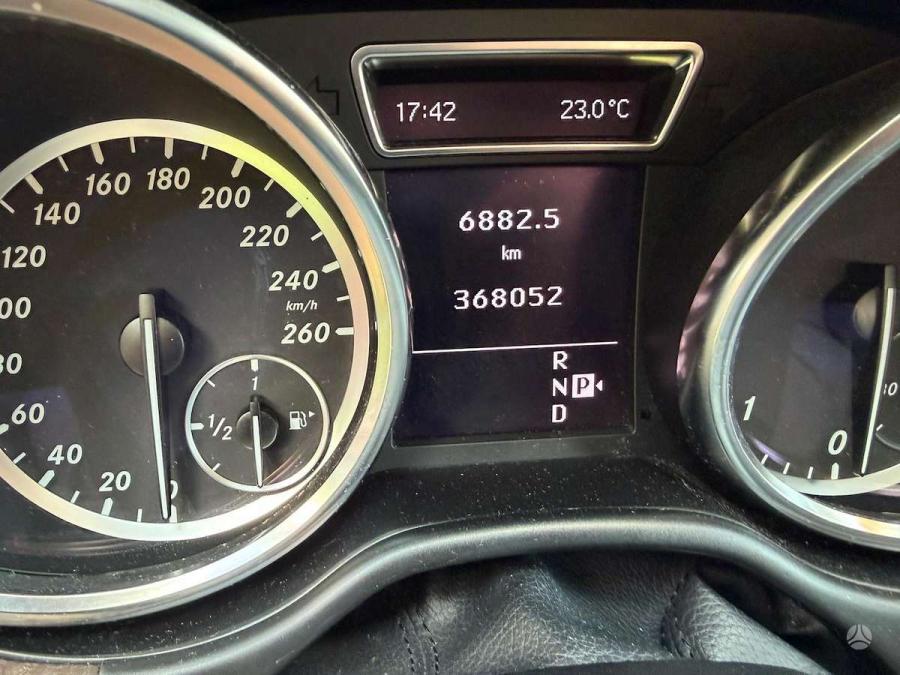 Pelēks Mercedes-Benz ML 350 2012 Kauņa, ar dzinēja tilpumu 2.99 L un nobraukumu 368 tūkst. km par 14300 €, foto 10 vietnē AUTOMOTO.COM.LV