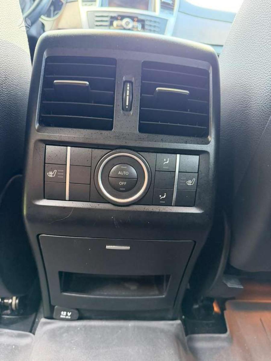 Pelēks Mercedes-Benz ML 350 2012 Kauņa, ar dzinēja tilpumu 2.99 L un nobraukumu 368 tūkst. km par 14300 €, foto 25 vietnē AUTOMOTO.COM.LV