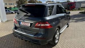 Pelēks Mercedes-Benz ML 350 2012 Marijampole, ar dzinēja tilpumu 2.99 L un nobraukumu 291 tūkst. km par 12850 €, foto 9 vietnē AUTOMOTO.COM.LV