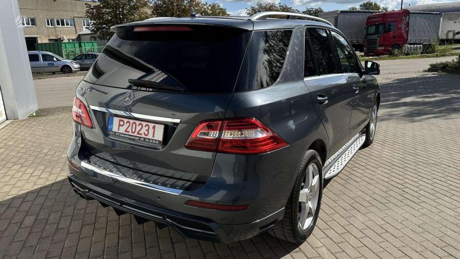 Pelēks Mercedes-Benz ML 350 2012 Marijampole, ar dzinēja tilpumu 2.99 L un nobraukumu 291 tūkst. km par 12850 €, foto 9 vietnē AUTOMOTO.COM.LV