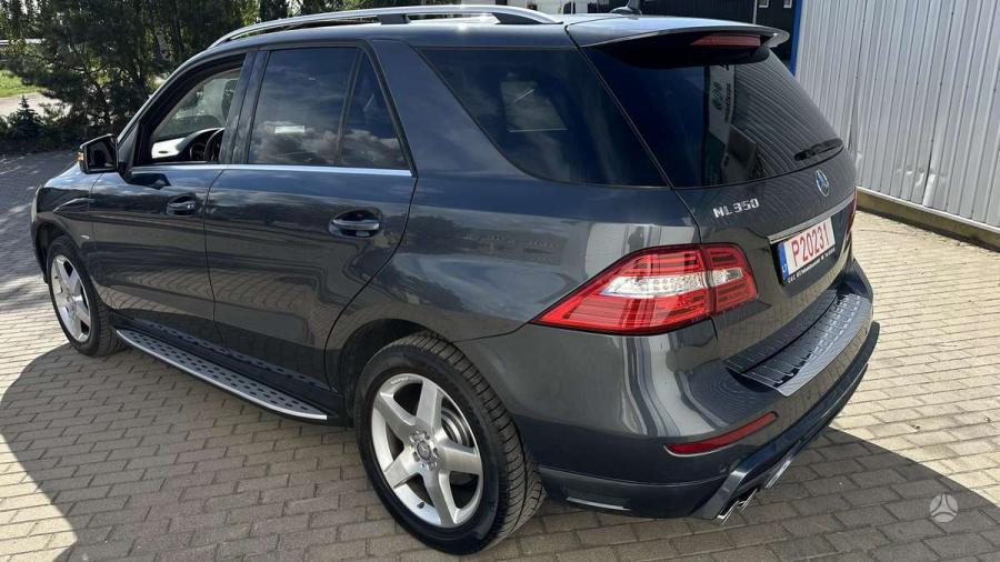 Pelēks Mercedes-Benz ML 350 2012 Marijampole, ar dzinēja tilpumu 2.99 L un nobraukumu 291 tūkst. km par 12850 €, foto 11 vietnē AUTOMOTO.COM.LV