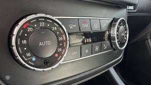 Pelēks Mercedes-Benz ML 350 2012 Marijampole, ar dzinēja tilpumu 2.99 L un nobraukumu 291 tūkst. km par 12850 €, foto 23 vietnē AUTOMOTO.COM.LV