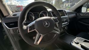 Pelēks Mercedes-Benz ML 350 2012 Marijampole, ar dzinēja tilpumu 2.99 L un nobraukumu 291 tūkst. km par 12850 €, foto 26 vietnē AUTOMOTO.COM.LV