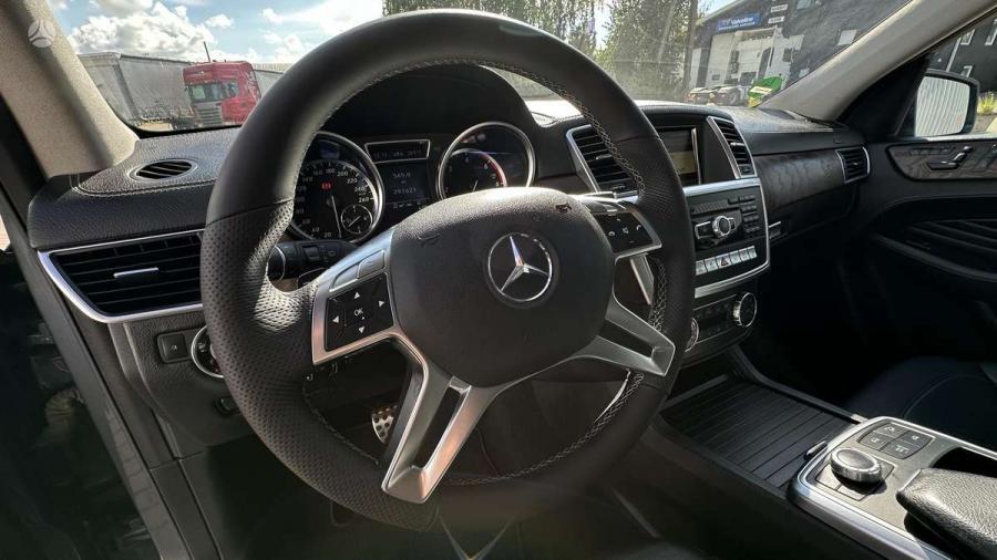 Pelēks Mercedes-Benz ML 350 2012 Marijampole, ar dzinēja tilpumu 2.99 L un nobraukumu 291 tūkst. km par 12850 €, foto 26 vietnē AUTOMOTO.COM.LV
