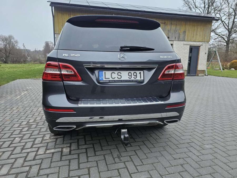 Pelēks Mercedes-Benz ML 350 2013 Jurbarkas, ar dzinēja tilpumu 2.99 L un nobraukumu 270 tūkst. km par 11900 €, foto 1 vietnē AUTOMOTO.COM.LV