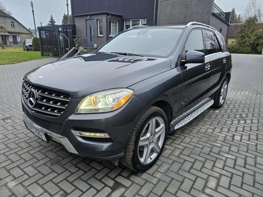 Pelēks Mercedes-Benz ML 350 2013 Jurbarkas, ar dzinēja tilpumu 2.99 L un nobraukumu 270 tūkst. km par 11900 €, foto 2 vietnē AUTOMOTO.COM.LV