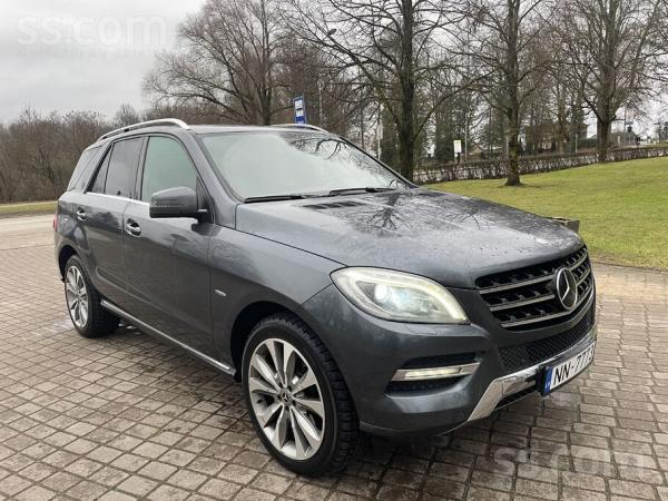 Grey Mercedes-Benz ML 350 2013 in Cesis, with an engine capacity of 3.00 L and mileage of 316 thousand km for 14500 €, photo 6 on AUTOMOTO.COM.LV