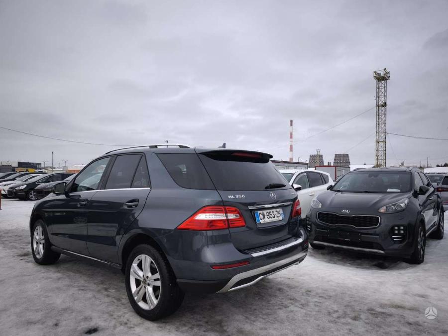 Pelēks Mercedes-Benz ML 350 2013 Viļņa, ar dzinēja tilpumu 3.00 L un nobraukumu 276 tūkst. km par 14350 €, foto 6 vietnē AUTOMOTO.COM.LV