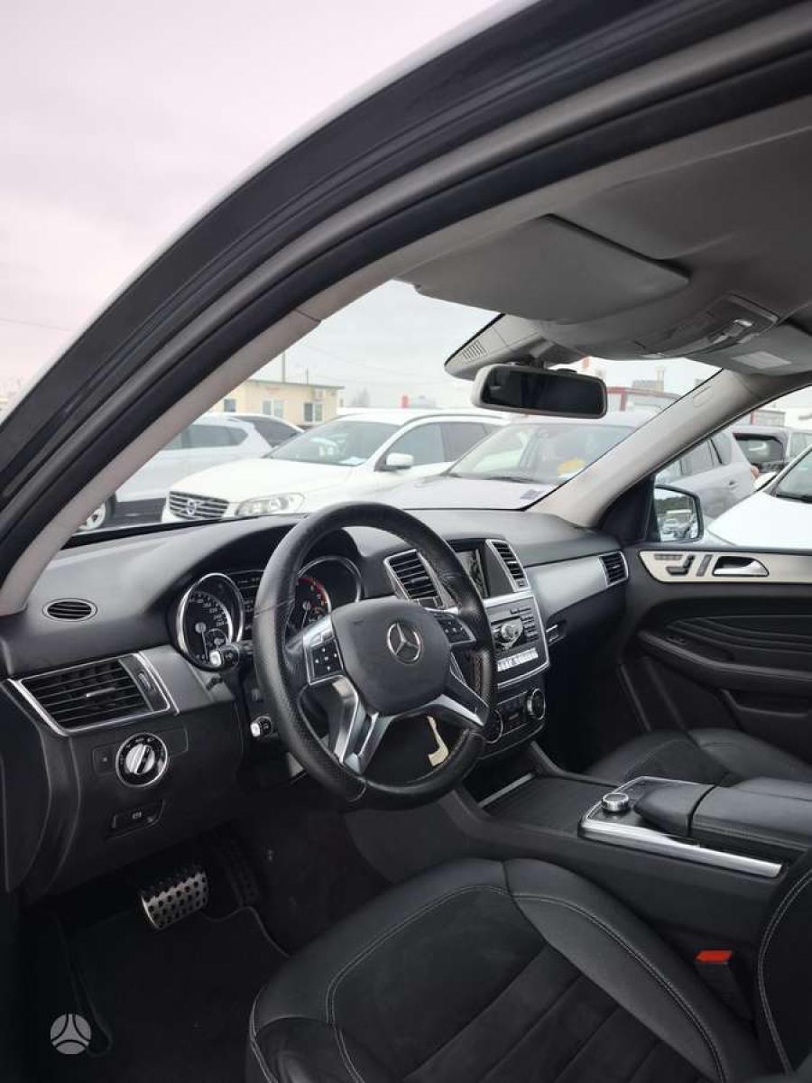 Pelēks Mercedes-Benz ML 350 2013 Viļņa, ar dzinēja tilpumu 3.00 L un nobraukumu 276 tūkst. km par 14350 €, foto 19 vietnē AUTOMOTO.COM.LV