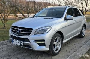 Grey Mercedes-Benz ML 350 2013 in Siauliai, with an engine capacity of 3.00 L and mileage of 237 thousand km for 13500 €, photo 2 on AUTOMOTO.COM.LV