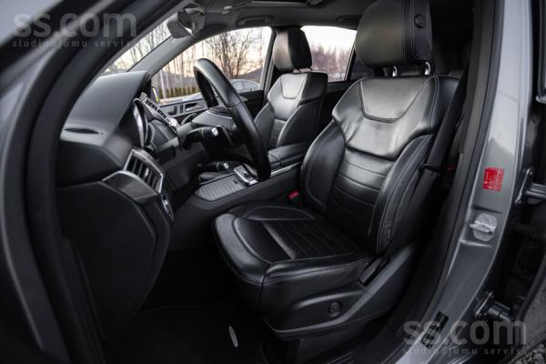 Grey Mercedes-Benz ML 350 2013 in Jelgava, with an engine capacity of 3.00 L and mileage of 320 thousand km for 12500 €, photo 10 on AUTOMOTO.COM.LV