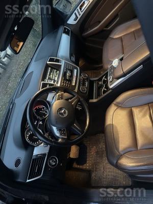 Pelēks Mercedes-Benz ML 350 2013 Cēsis, ar dzinēja tilpumu 3.00 L un nobraukumu 316 tūkst. km par 14000 €, foto 9 vietnē AUTOMOTO.COM.LV