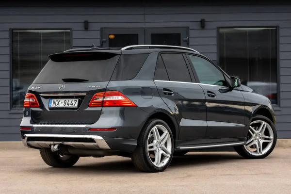 Pelēks Mercedes-Benz ML 350 2013 Jelgava, ar dzinēja tilpumu 3.00 L un nobraukumu 230 tūkst. km par 18950 €, foto 4 vietnē AUTOMOTO.COM.LV