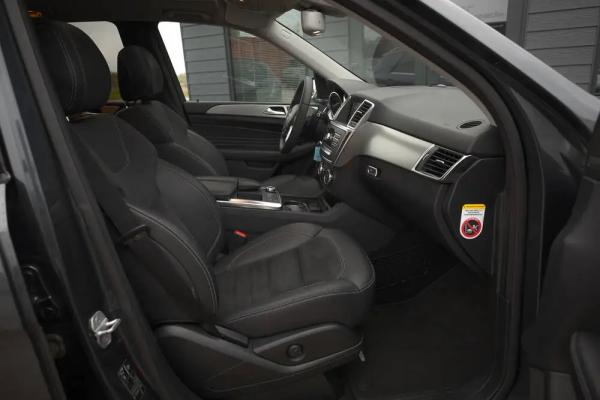Pelēks Mercedes-Benz ML 350 2013 Jelgava, ar dzinēja tilpumu 3.00 L un nobraukumu 230 tūkst. km par 18950 €, foto 10 vietnē AUTOMOTO.COM.LV