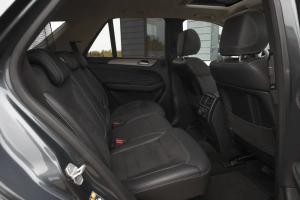 Pelēks Mercedes-Benz ML 350 2013 Jelgava, ar dzinēja tilpumu 3.00 L un nobraukumu 230 tūkst. km par 18950 €, foto 12 vietnē AUTOMOTO.COM.LV