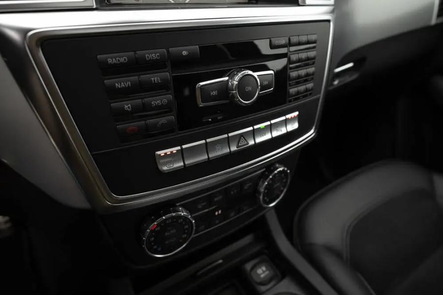 Pelēks Mercedes-Benz ML 350 2013 Jelgava, ar dzinēja tilpumu 3.00 L un nobraukumu 230 tūkst. km par 18950 €, foto 16 vietnē AUTOMOTO.COM.LV