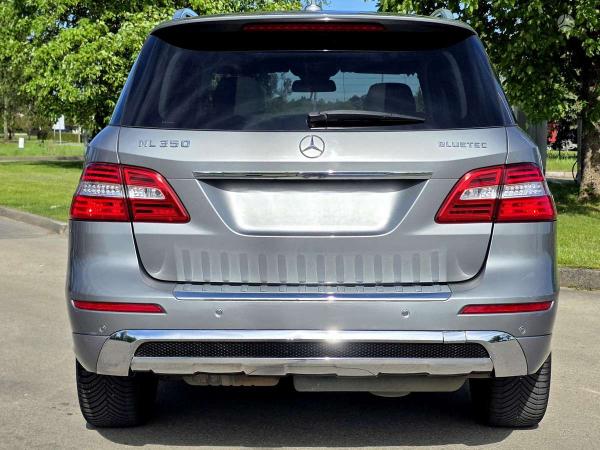 Pelēks Mercedes-Benz ML 350 2013 Tauragė, ar dzinēja tilpumu 2.99 L un nobraukumu 288 tūkst. km par 12700 €, foto 6 vietnē AUTOMOTO.COM.LV