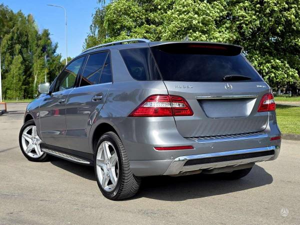 Pelēks Mercedes-Benz ML 350 2013 Tauragė, ar dzinēja tilpumu 2.99 L un nobraukumu 288 tūkst. km par 12700 €, foto 7 vietnē AUTOMOTO.COM.LV