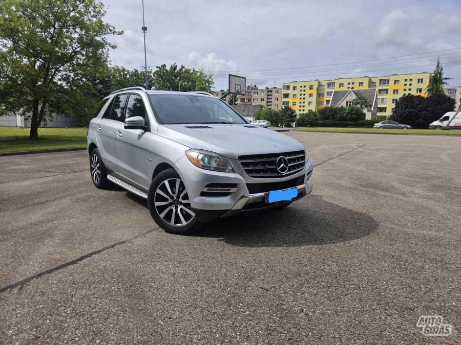 Серый Мерседес МЛ 350 2013 в Вилкавишкис, объемом двигателя 3.00 л и пробегом 0 тыс. км за 9300 €, фото 3 на AUTOMOTO.COM.LV