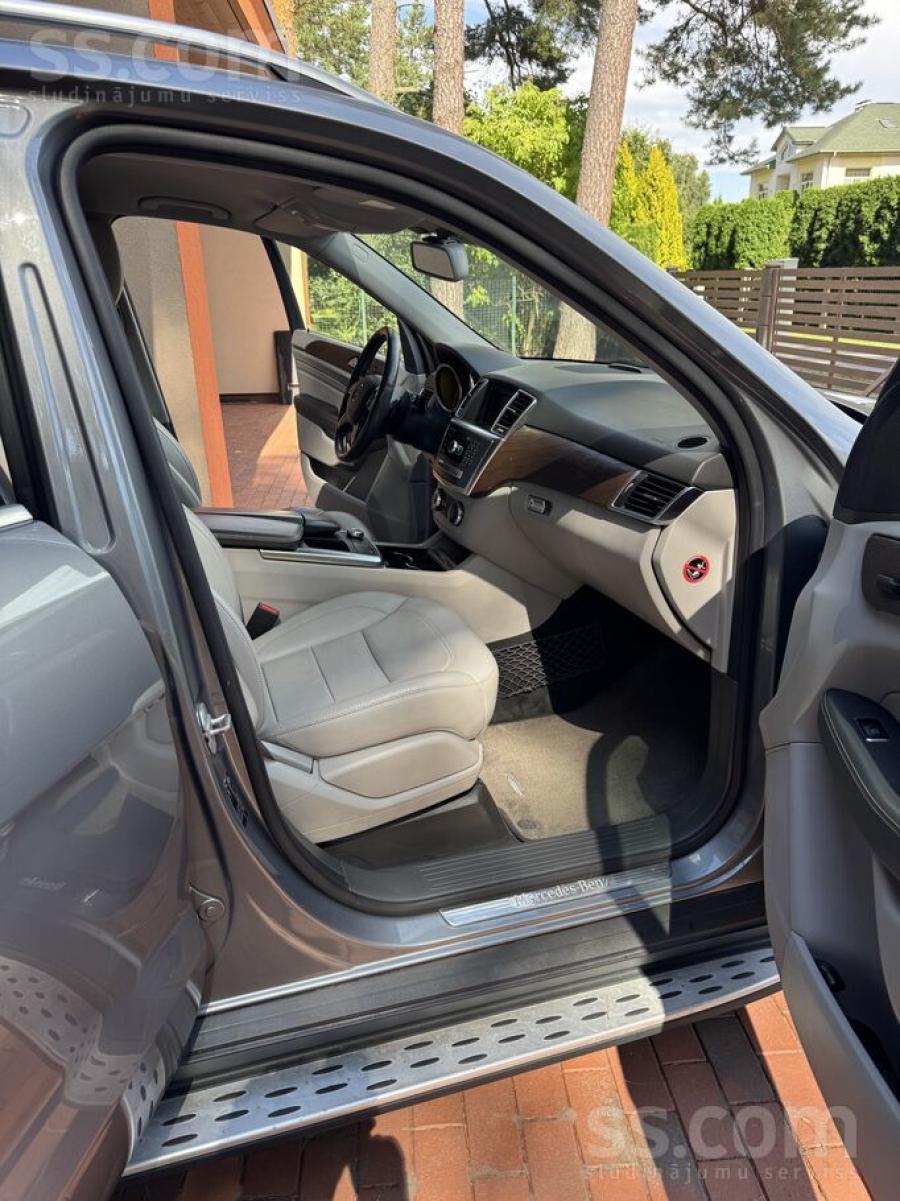 Серый Мерседес МЛ 350 2013 в Рига, объемом двигателя 3.50 л и пробегом 182 тыс. км за 16700 €, фото 6 на AUTOMOTO.COM.LV