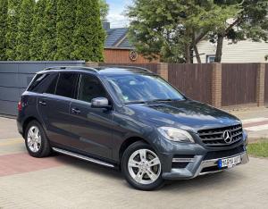 Grey Mercedes-Benz ML 350 2013 in Marijampole, with an engine capacity of 2.99 L and mileage of 260 thousand km for 14850 €, photo 3 on AUTOMOTO.COM.LV